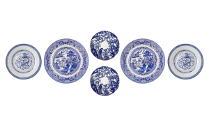 20+ Beautiful Plate Wall Configurations for the Interior Decorator ...